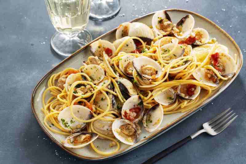 Spaghetti mit Vongole und Kirschtomaten - Edeka Nientied